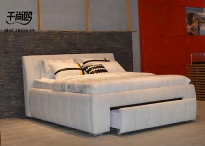 China Cama tapizada superior de la maleta blanca con almacenamiento de los cajones debajo de la cama en venta