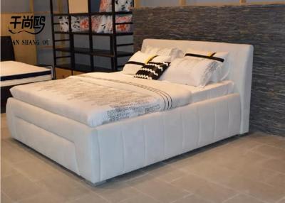 China Cama tapizada superior de la maleta blanca con almacenamiento de los cajones debajo de la cama en venta