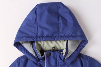 China Windprood acolchoou o inverno das crianças veste os 128 134 140 revestimentos exteriores do menino à venda