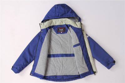 China Windprood acolchoou o inverno das crianças veste os 128 134 140 revestimentos exteriores do menino à venda