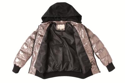 中国 3人の色の暖かい子供の冬はフードによって着る 販売のため