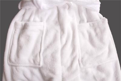 China Badjas van de Vrouwen van de Stockpapa100% Polyester de Witte Lange voor de Winter Te koop