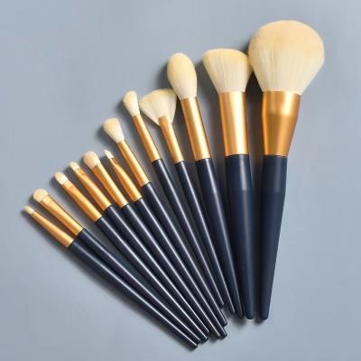 China Wood Handle Makeup Brush Set 12 Concealer Blush Brow Lip Nose Shadow Eye Shadow Brush for sale