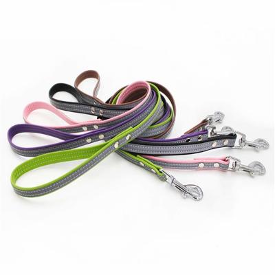 Cina Cinghia di camminata all'aperto del cucciolo del guinzaglio riflettente impermeabile materiale del cane di Microfiber in vendita
