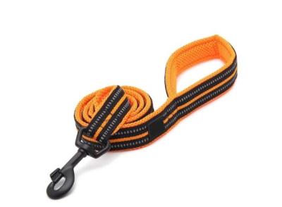 中国 伸縮性がある犬の鎖の屋外の冒険の軽量の快適にパッドを入れる柔らかい網 販売のため