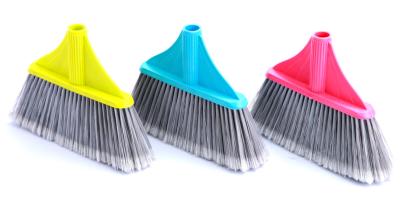 Cina Scopa ampia capa del pavimento della scopa di pulizia del triangolo della ricarica della scopa di plastica domestica del PVC in vendita