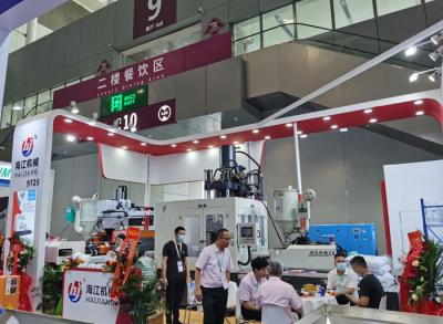 중국 조정할 수 있는 냉각 용량과 가변성의 높이 플라스틱 사출 몰딩 기계 판매용