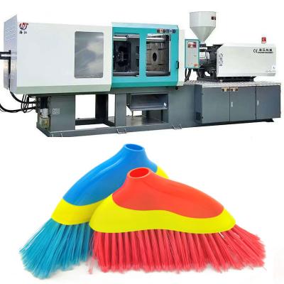 China Máquina de moldagem automática de abertura do molde 700 com velocidade de injecção de 180 for sale