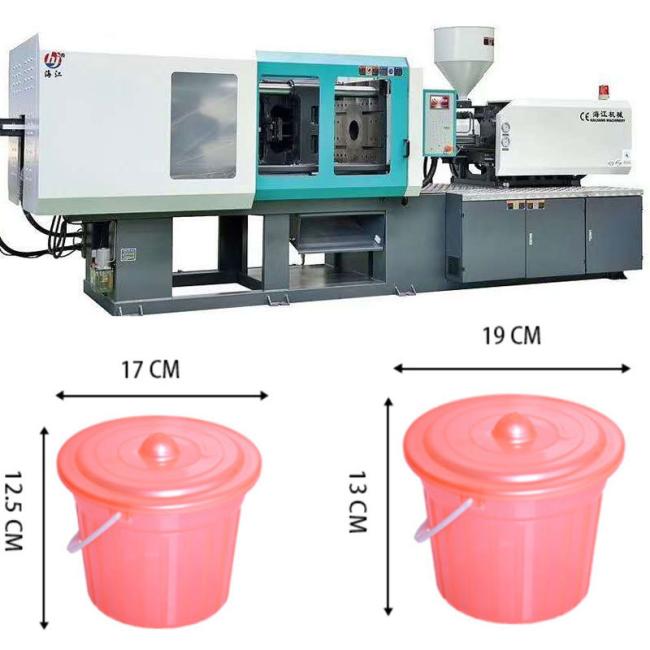 Auto Injection Molding Machine in operation