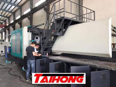 China Máquina de moldear plástica de la inyección horizontal del estándar 1000tons, PP/PVC en venta