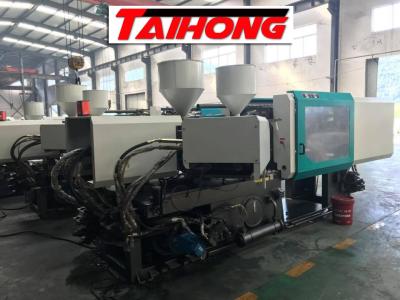 China Dos colorearon estándar horizontal de la máquina plástica industrial del moldeador for sale