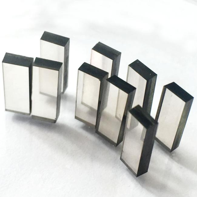 Precision measurement of Mono CVD diamond dimensions