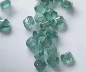 Green rough diamond sample