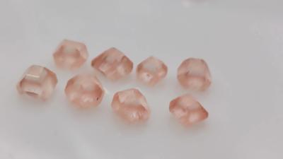Cina HPHT CVD diamante rosa diamante grezzo non tagliato per gioielleria rosa diamante di grandi dimensioni in vendita