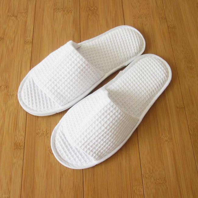 Disposable White Closed Toe Bathroom Soft Coral Fleece Waffle Hotel Slippers