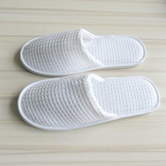 Disposable White Closed Toe Bathroom Soft Coral Fleece Waffle Hotel Slippers