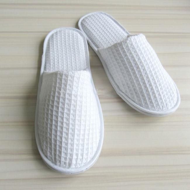 Disposable White Closed Toe Bathroom Soft Coral Fleece Waffle Hotel Slippers