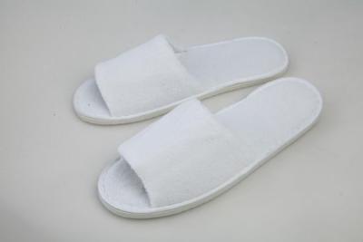 China Embroidery Logo Disposable Hotel Slippers Open Toe Style For Indoor Use for sale
