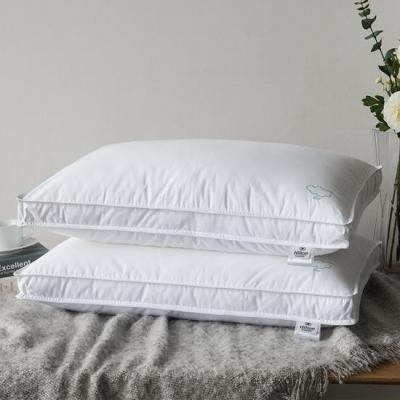 Cina Vivi il massimo comfort con cuscini da albergo in cotone/poliestere in vendita