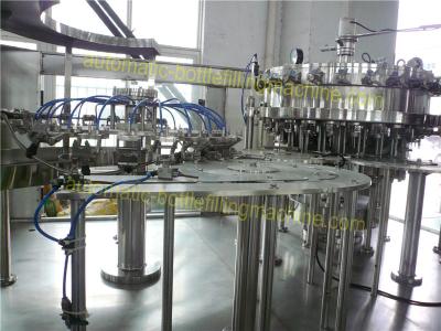 Cina Linea di imbottigliamento strutturata compatto attrezzatura, macchina di rifornimento gassosa della bibita in vendita