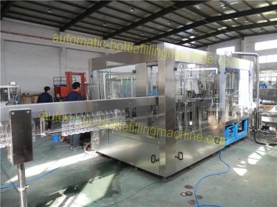 Cina Linea di imbottigliamento strutturata compatto attrezzatura, macchina di rifornimento gassosa della bibita in vendita