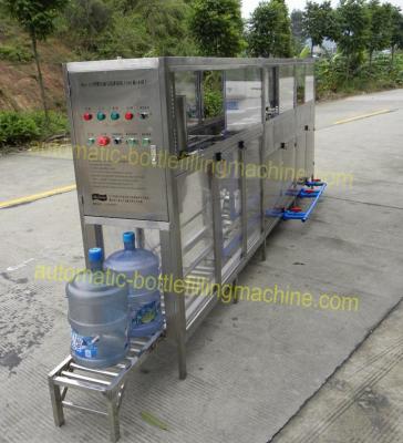 Cina Macchina di rifornimento completamente automatica di CA 380V, macchina di rifornimento di gallone dell'acqua del sistema pneumatico in vendita