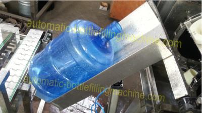 Cina Macchina di rifornimento completamente automatica di CA 380V, macchina di rifornimento di gallone dell'acqua del sistema pneumatico in vendita