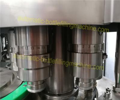 Cina 3 in 1 peso della tappatrice e dell'imbottigliamento 3500KG per capacità bassa/media in vendita