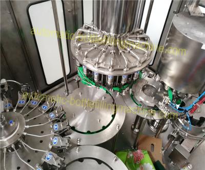 Cina 3 in 1 peso della tappatrice e dell'imbottigliamento 3500KG per capacità bassa/media in vendita