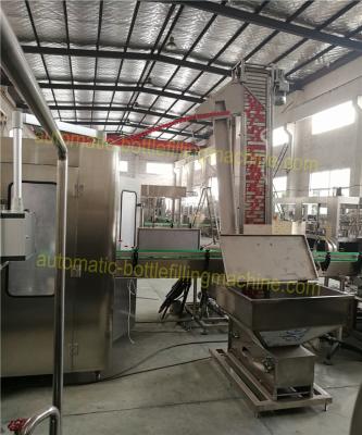 Cina 3 in 1 peso della tappatrice e dell'imbottigliamento 3500KG per capacità bassa/media in vendita