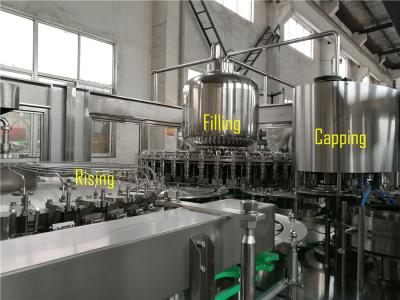 Cina Imbottigliatrice liquida automatica, appendente - macchina utensile dell'acqua di tecnologia del collo in vendita