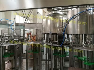 Cina 3L / 5L/10L grande acqua potabile in bottiglia, acqua minerale 3 in 1 linea a macchina di riempimento imbottigliante di produzione in vendita