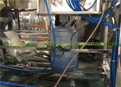Cina 150BPH macchina di rifornimento dell'acqua da 5 galloni/attrezzatura imbottigliante 1.75kw dell'acqua in vendita