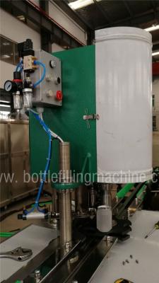Cina Macchina di rifornimento della latta di bevanda di grande capacità, piccolo materiale da otturazione della latta e macchina di cucitura in vendita