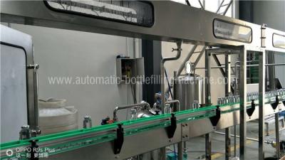 Cina Torsione fuori dall'imbottigliamento del cappuccio e dal riempitore di vetro della piccola scala della tappatrice in vendita