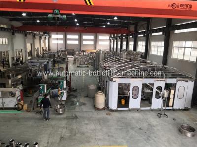 Cina Macchina di rifornimento della bevanda/linea di produzione delicatamente gassose, macchina della bottiglia di Pepsi in vendita