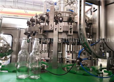Cina Linea di produzione gassosa completamente automatica della bevanda imbottigliatrice di vetro della bevanda di energia in vendita