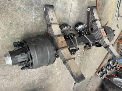 Cina 13 tonnellate FUWA Trailer Axles Alta resistenza e aspetto confortevole in vendita