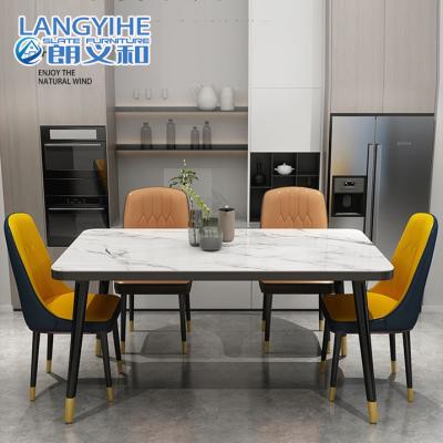 Cina Il nordico ha temperato la famiglia di marmo di vetro del tavolo da pranzo del modello in vendita