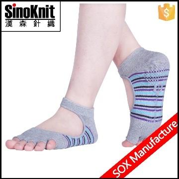 China Cool Non Slip Open Toes Yoga Logo Sock Sports Healthy Custom Sports Socks for sale