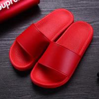 China Breathable Men Slippers Pattern Solid Color PVC Material Non Slip Men Slippers for sale