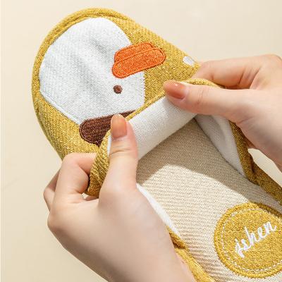 China Excellent quality skin-friendly linen slippers female Sweat-absorption hot sale cartoon Duck home indoor shoes for sale