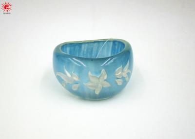 China Modern Engraved Blue Womens Resin Flower Bangle Bracelet African for sale