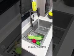 Cucina a collo di gallina Rubinetto di lavandino a scarico Acqua calda e fredda Antispatch