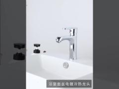 Acqua calda e fredda Zinc alloy rubinetto rubinetto per la cucina lavandino antirust