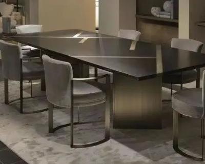 Cina Il metallo moderno minimalista del cuoio del velluto del bracciolo che pranza la sedia 65*58*80 cm ha personalizzato in vendita
