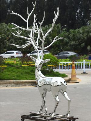 Cina Arredamento alberghiero Cervo Specchio in acciaio inossidabile Sculpture Garden Scenic Courtyard Park in vendita