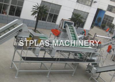 Cina lavaggio di plastica 500kg/h che ricicla la linea a macchina risparmio energetico di lavaggio delle bottiglie dell'HDPE in vendita