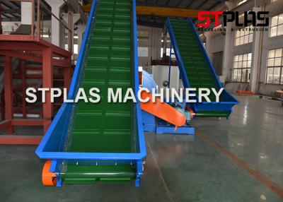 China PET HDPE Plastic Bottle Grinding Machine , Waste Plastic Crusher Energy Saving for sale