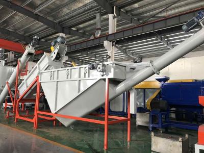 Cina L'ANIMALE DOMESTICO su misura colore 3000kg/h imbottiglia schiacciare lavando la linea di secchezza in vendita